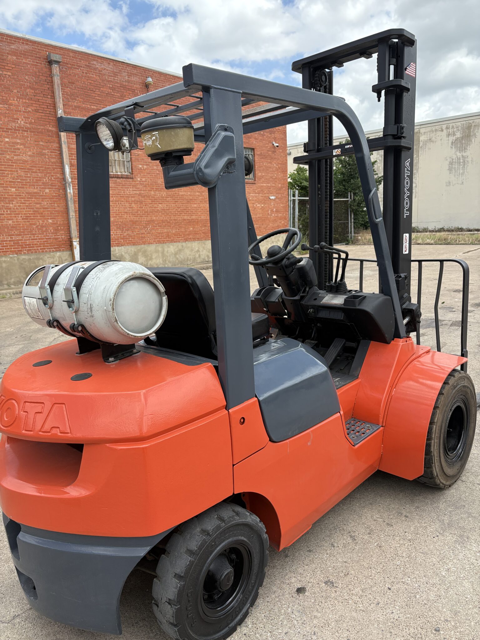 Toyota 7FGU25 Dually 5000# | 4K Lift Company